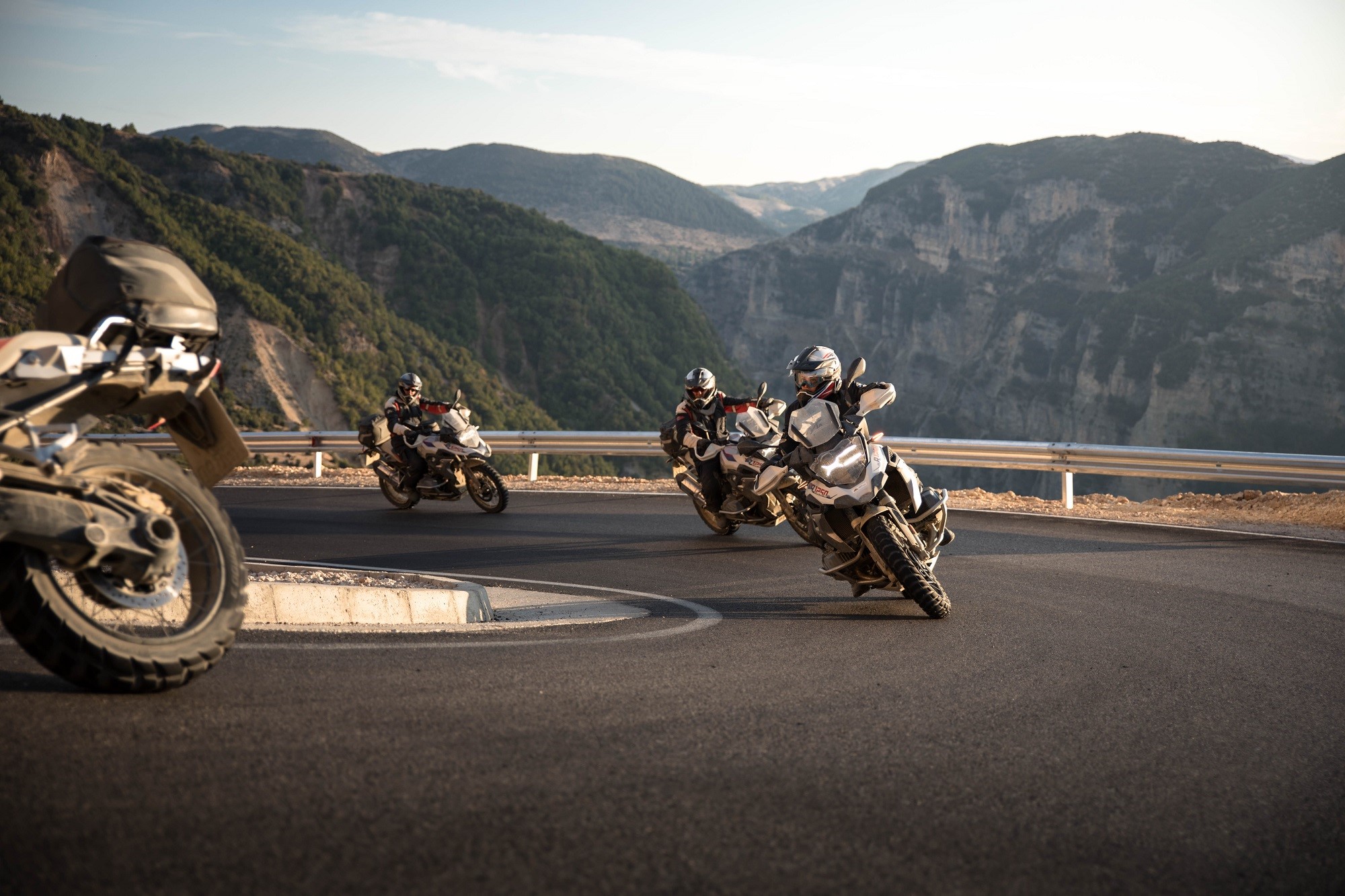 BMW RIDING TOGETHER - SAVE THE DATE: 21-22 MAGGIO