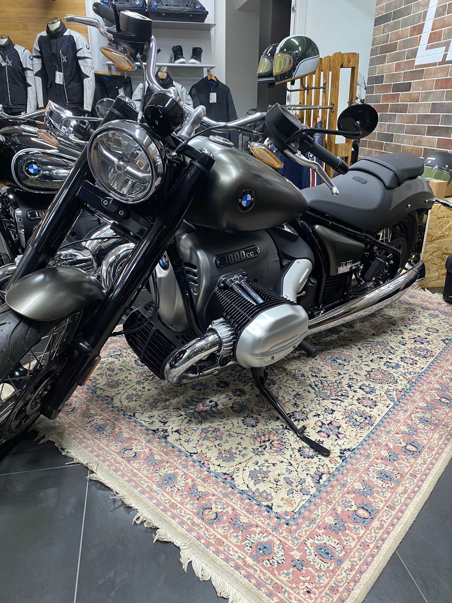 BMW R18 MANHATTAN METALLIC