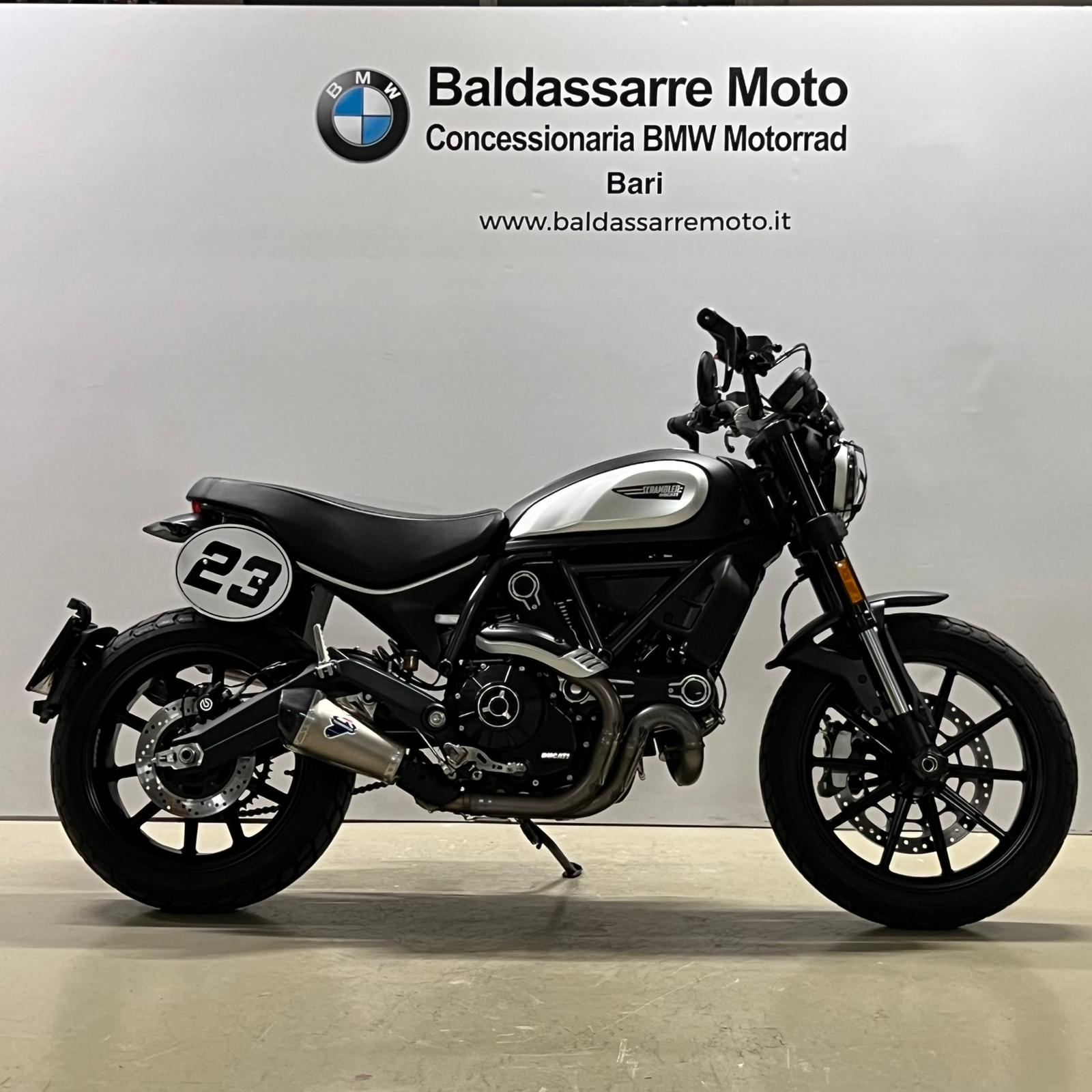 DUCATI SCRAMBLER 800 FULL THROTTLE